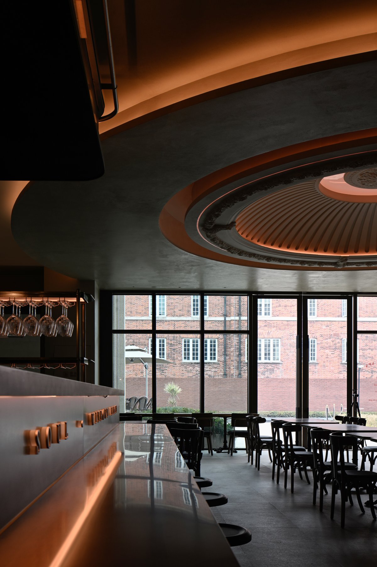 YinjiSpace - MET Creative Brand x OVERLAPS Restaurant